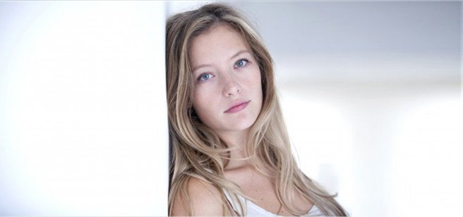 Astrid Roos - Biographie - Colisée de Roubaix