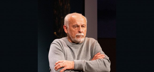 Francis Perrin - Biographie - Colisée de Roubaix