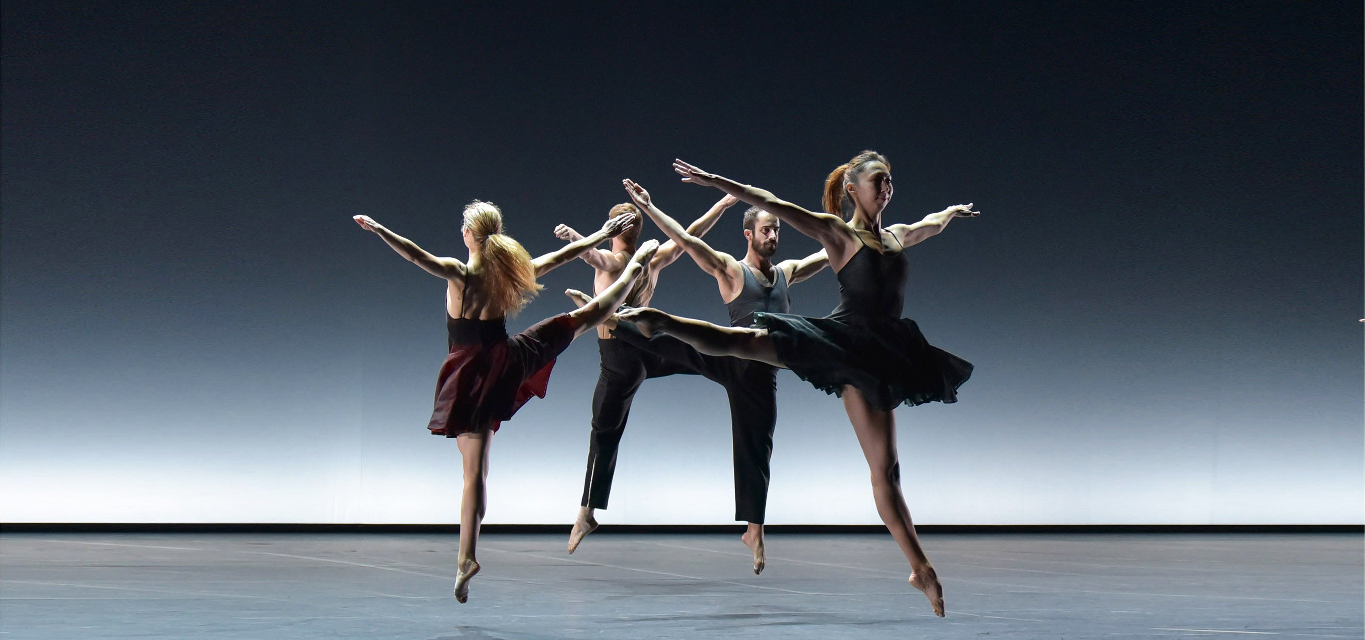 La Fresque Angelin Preljocaj au Colisée de Roubaix près de Lille
