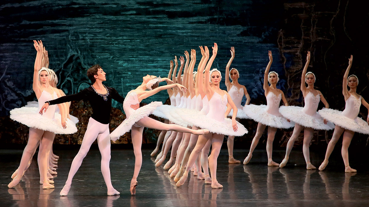 Le Lac Des Cygnes au Colisée de Roubaix près de Lille en 2018